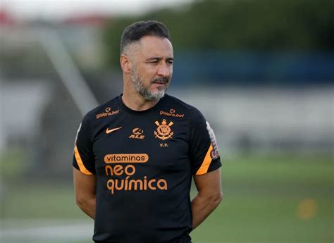 Contratações do Flamengo para 2023 veja quem chega quem fica e quem