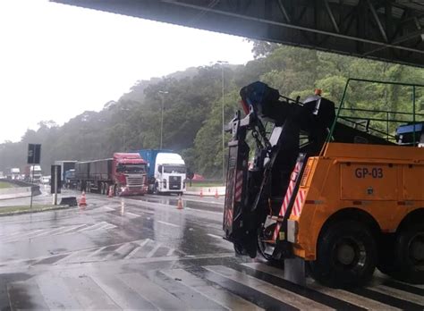 Trecho Da BR 376 Que Foi Atingido Por Deslizamento Volta A Ser