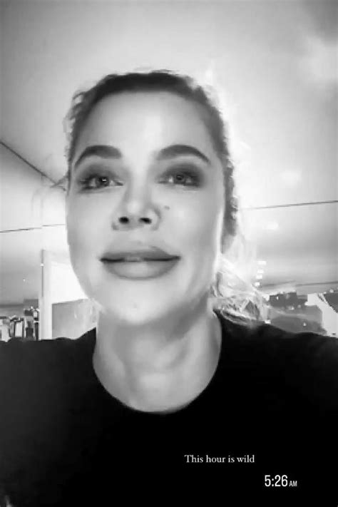 Khloe Kardashian Shows Off Her Shrinking Butt In Skintight Leggings During Grueling Early