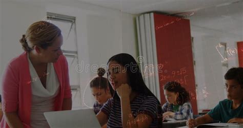 Animación De Fórmulas Matemáticas Sobre Estudiantes Y Profesores En