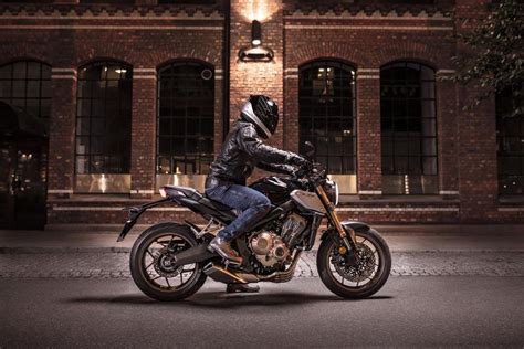 Honda Việt Nam giới thiệu CB1000R CB650R và CBR650R bản 2021 mới