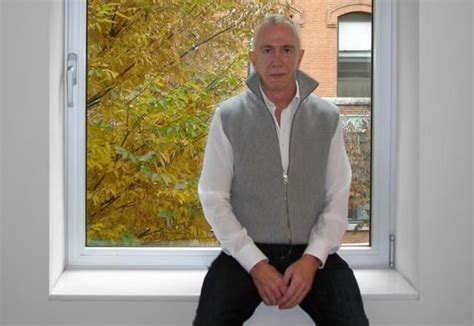 Preso por matar galerista cubano diz que agiu a mando do ex da vítima