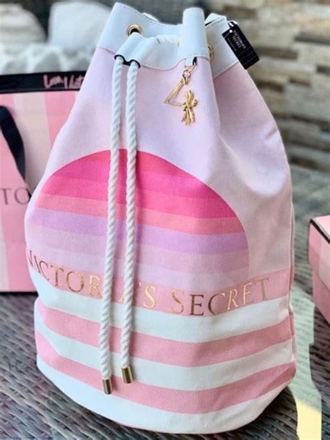 Bolsa Mochila Tipo Saco Rosa Fivela Original Importada Victorias