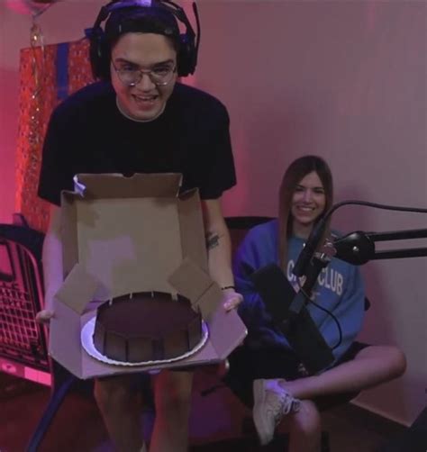 Rivers Y Mariana Fotos De Felicidad Vamo A Calmarno Imagenes De Gamers