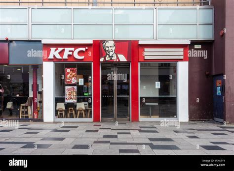 Kfc high street restaurant Fotos und Bildmaterial in hoher Auflösung