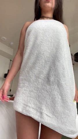 Oops I Dropped My Towel Slutty College Girls