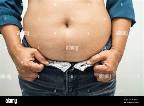 Dicke Weiber Mädchen Fotos Und Bildmaterial In Hoher Auflösung Alamy