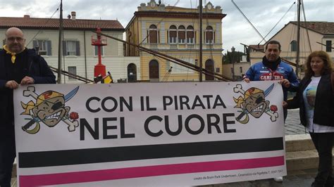 Nemmeno Il Maltempo Ferma I Tifosi Nel Ricordo Di Marco Pantani