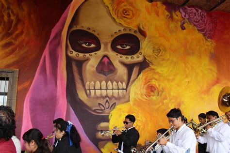 Con Monumental Mural mejoran imagen del tradicional panteón de El