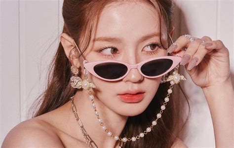 G I DLEs Miyeon Shares Teasers Tracklist For Debut Solo Mini Album MY