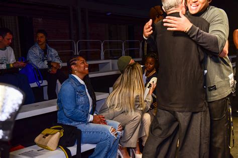 Giovanna Ewbank E Bruno Gagliasso Comemoram Estreia Do Filho Na SPFW