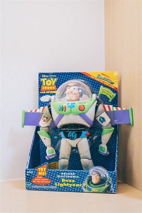 Hasbro Toy Story Deluxe Electronic Buzz Lightyear Utility Belt Hobbies