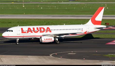 OE LOJ LaudaMotion Airbus A320 232 Photo By Chris De Breun ID 1101659