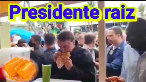 Presidente Bolsonaro Saboreando Pastel Caldo De Cana Em Peru Be Sp