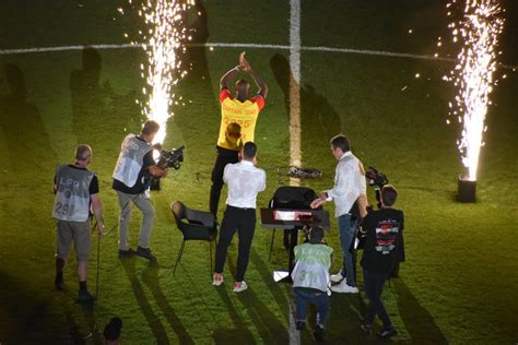 Vidéo Seko Fofana prolonge au RC Lens jusqu en 2025 l annonce faite