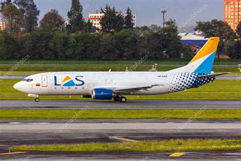 Bogotá Colombia 20 de abril de 2022 LAS Cargo Boeing 737 400 SF