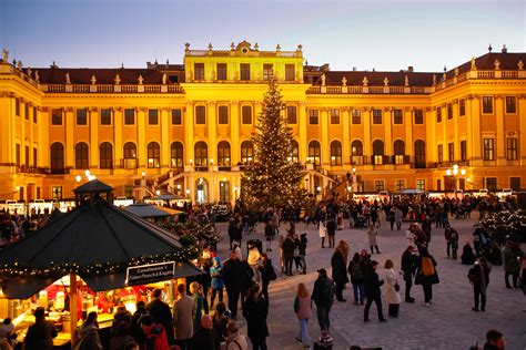Christmas market at Schönbrunn Palace opens Austrian News