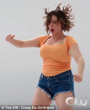 Crazy Ex Girlfriend S Rachel Bloom Jiggles Her DD Breasts In Video