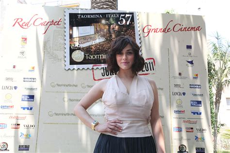 Valentina Lodovini Scollatura Da Capogiro Al Festival Di Roma Le Foto
