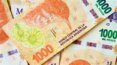 El salario mínimo argentino quedó en 152 dólares y es el anteúltimo de
