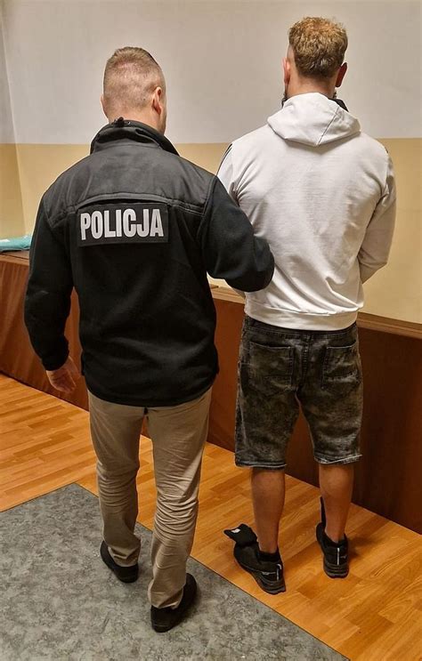 Narkotyki w kieszeni spodni i pod materacem 26 latek usłyszał zarzuty