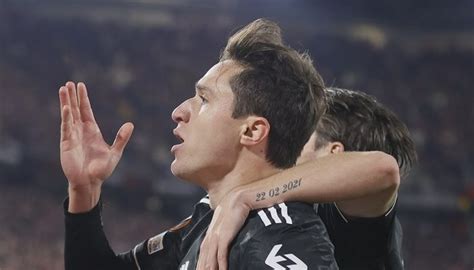 Juventus Star Chiesa Sees Knee Specialist After Injury Scare Football