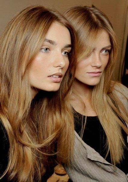 En Güzel 35 Karamel Saç Rengi ve Saç Modeli Bayan Kıyafet Kombinleri