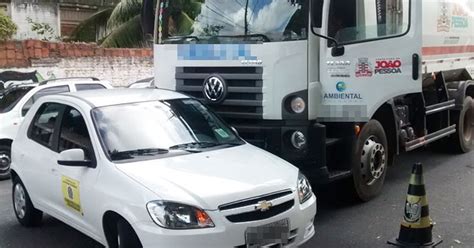 G1 Veículos de órgãos públicos colidem e trânsito fica lento em João