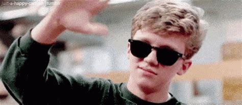 Highfive Fist Highfive Fist Bump Discover Share Gifs