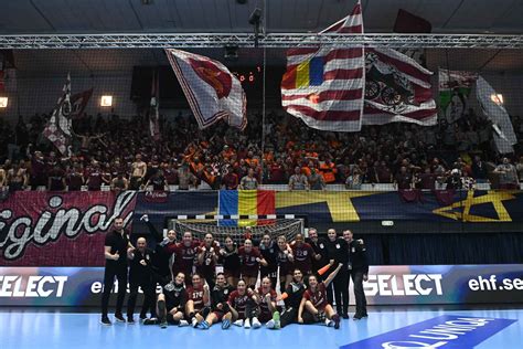 We Love Sport WE LOVE HANDBALL We Love Handball Două subiecte