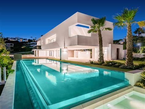 Luxuriöse Villa 4 Schlafzimmer zu verkaufen in Benahavis Marbella