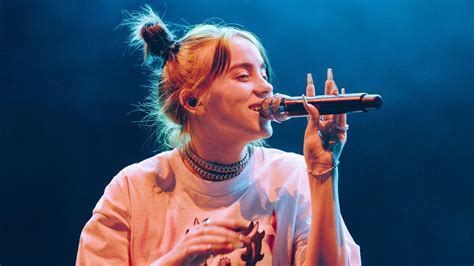 Billie Eilish Horizontal