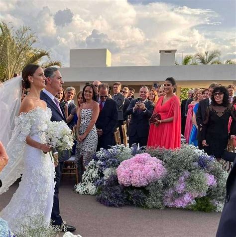 Casamento da filha do ministro Barroso agita a tarde de sábado em
