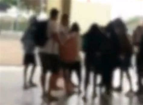 Vídeo briga entre alunas de escola estadual em Itaúna termina na