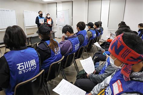 Cities And Towns In Quake Hit Areas Welcome Volunteers The Asahi