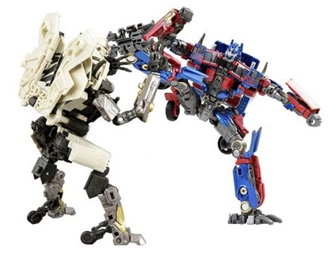 SS 05 Optimus Prime Premium Finish Voyager Class Transformers Studio