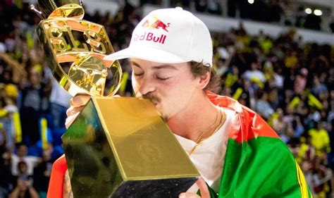 Almada Gustavo Ribeiro é campeão mundial de skate Almada online