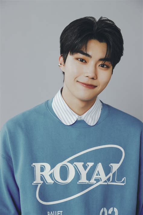 Gunwook ZEROBASEONE Profile K Pop Database Dbkpop