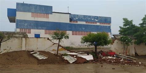Muro do Estádio Serjão cai após chuva de 58mm Rádio Asa Branca 99 5