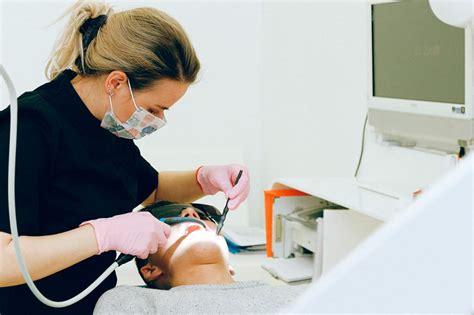 Extração de dente Saiba tudo sobre o procedimento RIZI