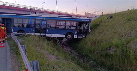 Tragiczny Wypadek W Krakowie Zderzy Y Si Dwa Autobusy Wiadomo Ci