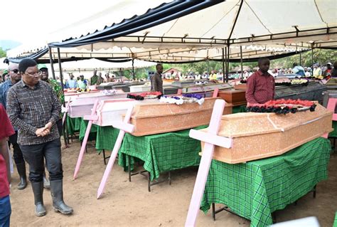 Idadi Ya Vifo Hanang Vyafikia 63 Majaliwa Aongoza Mazishi JAMHURI MEDIA