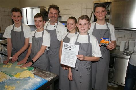 Fünf Dächinger Schüler jobben für guten Zweck