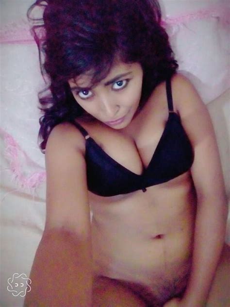Desi Horny Indian Wife Nude Pics