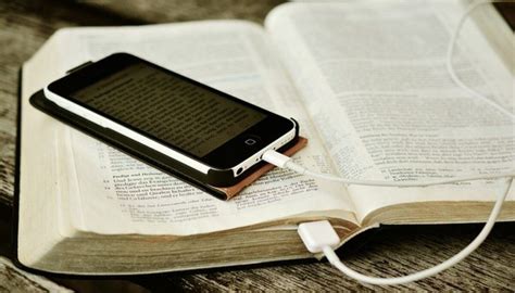 Aplicativo para ler a Bíblia Saiba como baixar em seu celular Vou