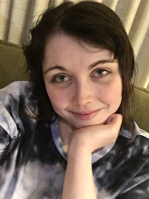 Wet Hair Selfie F Scrolller