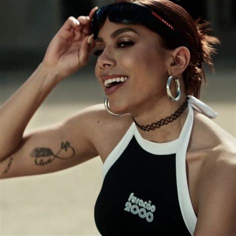 Rede Anitta Fan Account on Twitter Anitta está charteando no