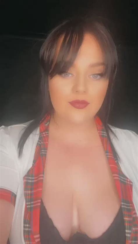 Sexy Women Smoke On Twitter Competition Time Amazing