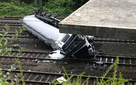 Bahnstrecke Kerpen nach Lkw Unfall größtenteils frei