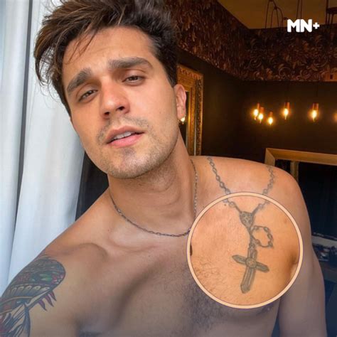 Famosos que tatuaram símbolos de fé na pele meionorte